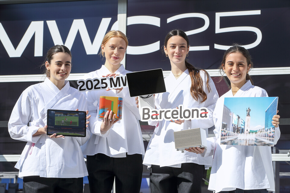 韓-中 대전으로 이어지나... 신기술 경쟁의 자리가 된 “MWC2025”